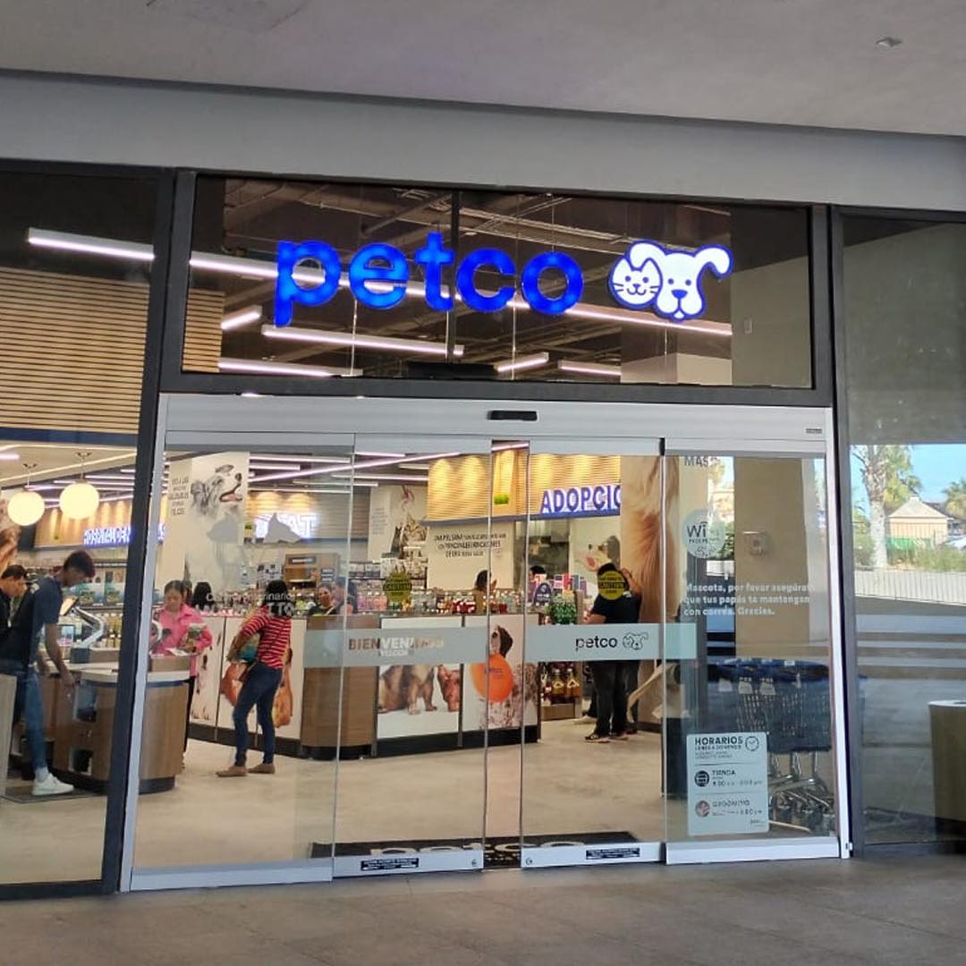 PETCO Grand Opening Party - Gringo Gazette