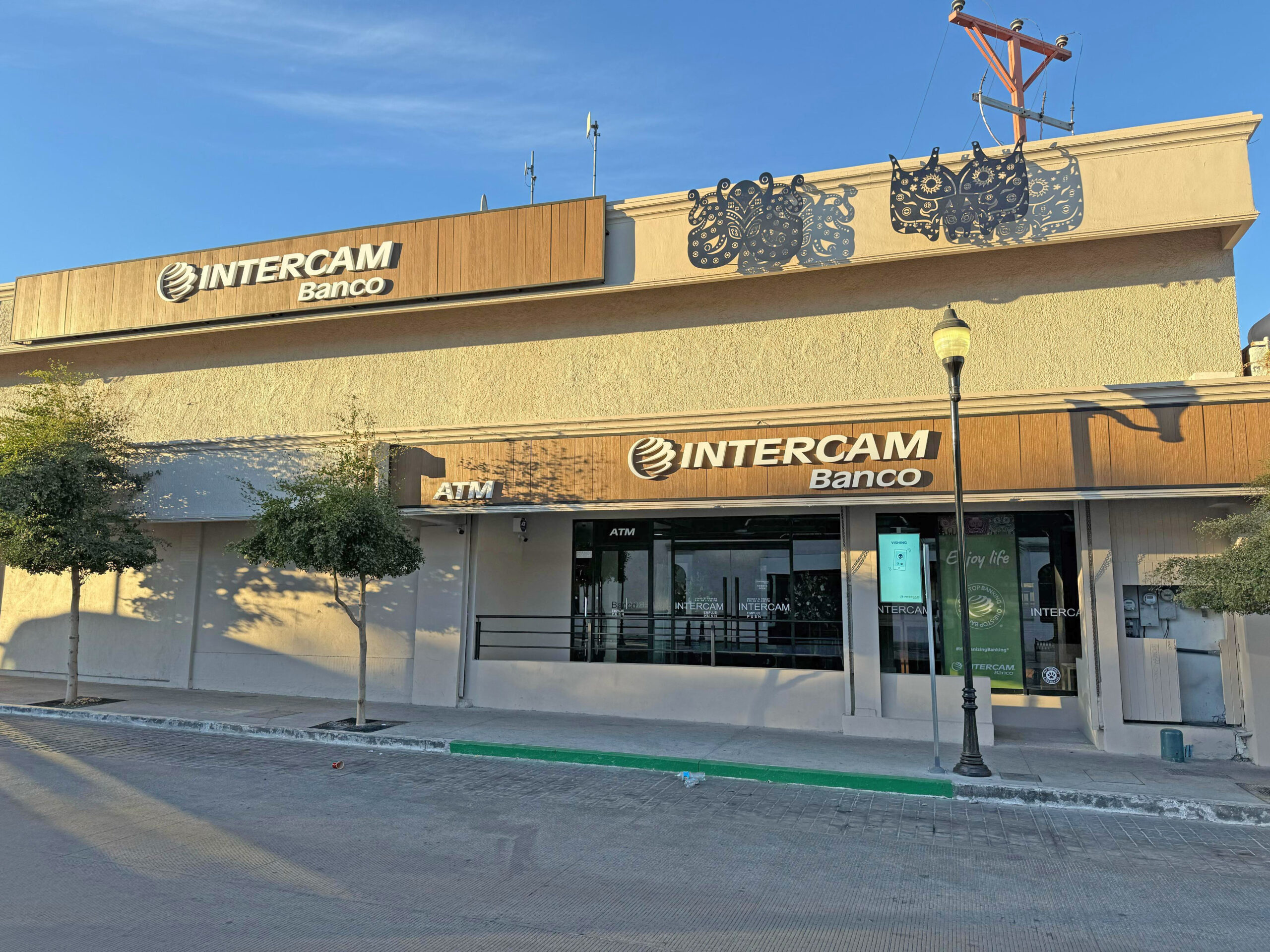 Intercam Celebrates Clients with New, Larger La Paz Office - Gringo Gazette