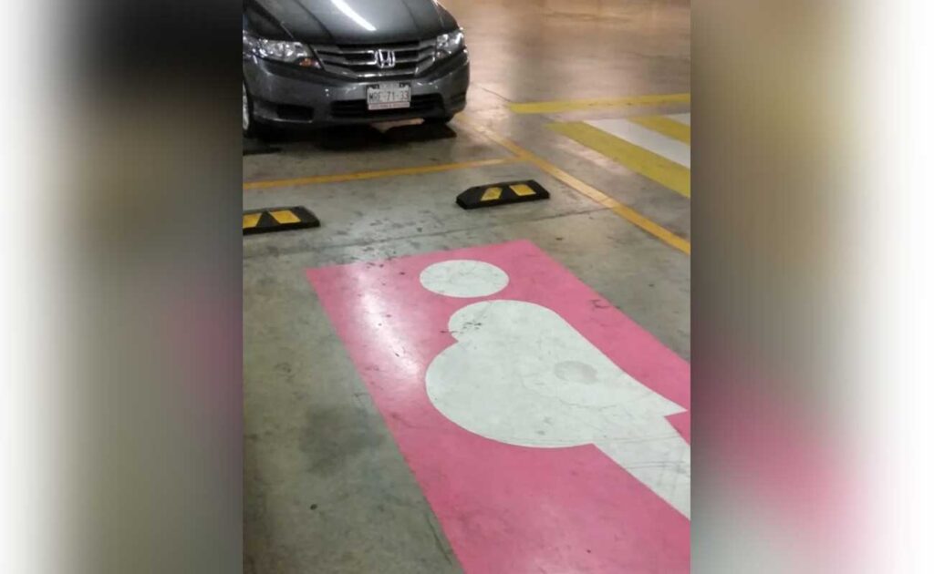 Pink Parking Spaces for Expectant Mothers - Gringo Gazette